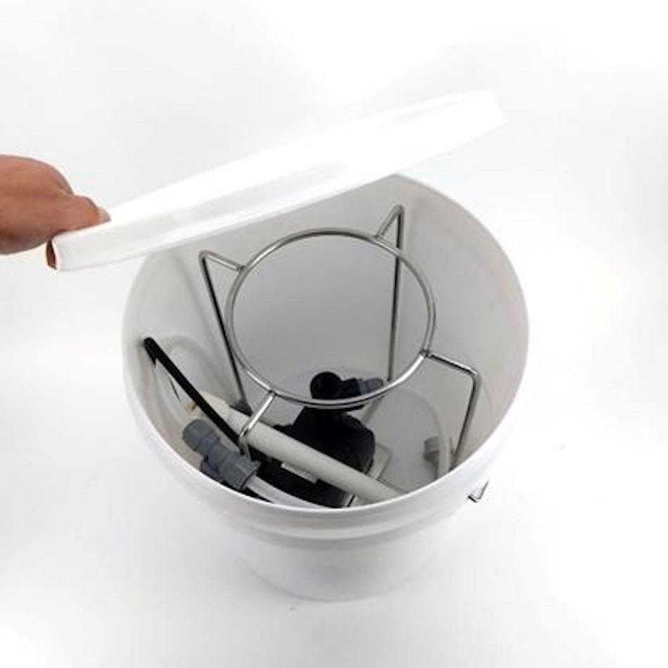 Bucket Blaster cleaning system - Mr. Malt