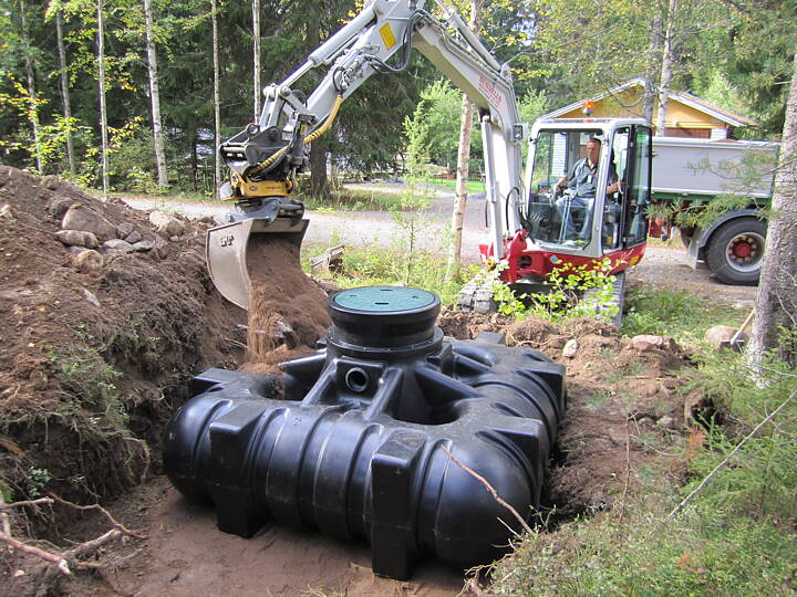 CPX sluten tank 3000 L lågbyggd HÄMTPRIS - Avloppscenter