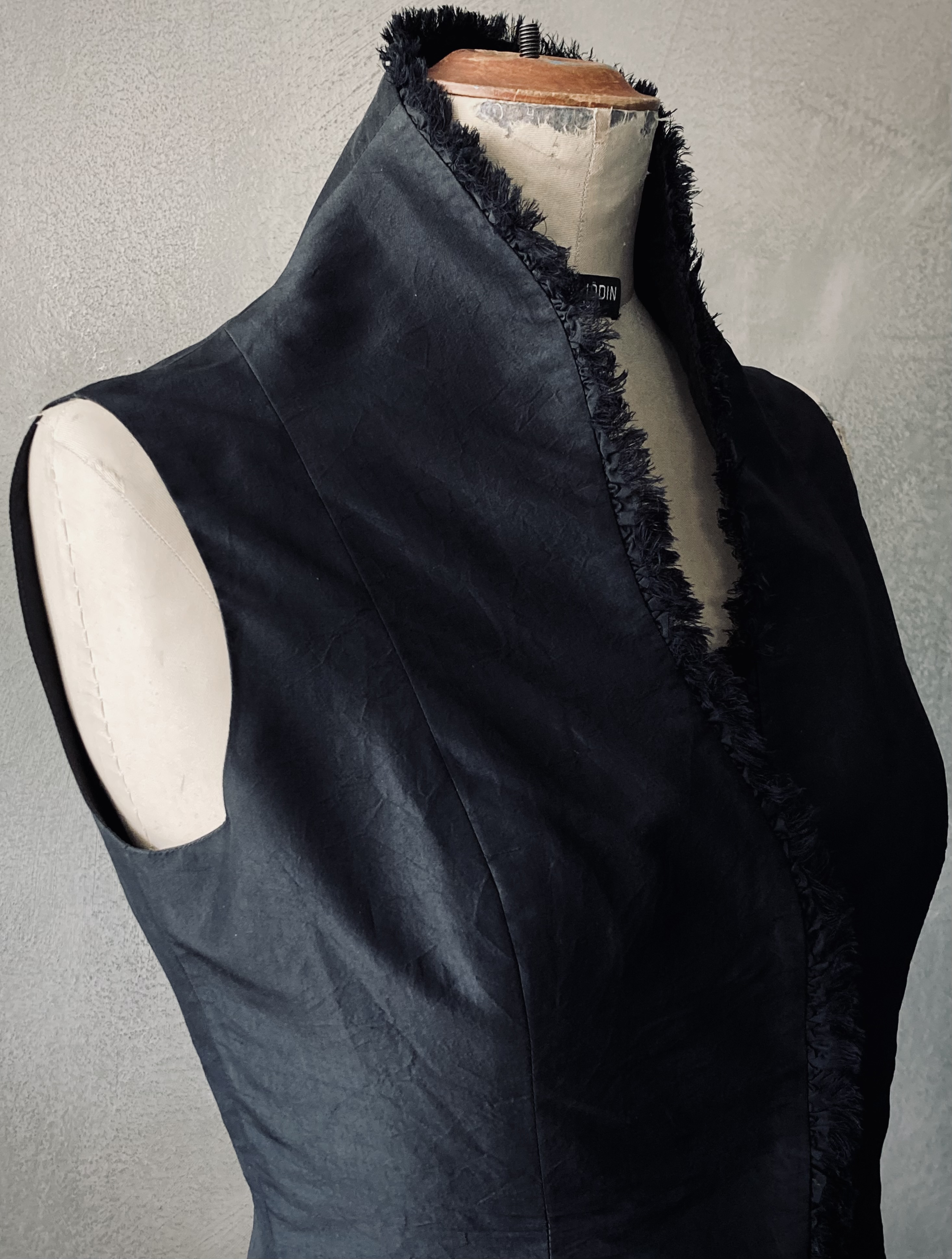 Casual Priest - SILK WAISTCOAT WITH RIPPED COLLAR