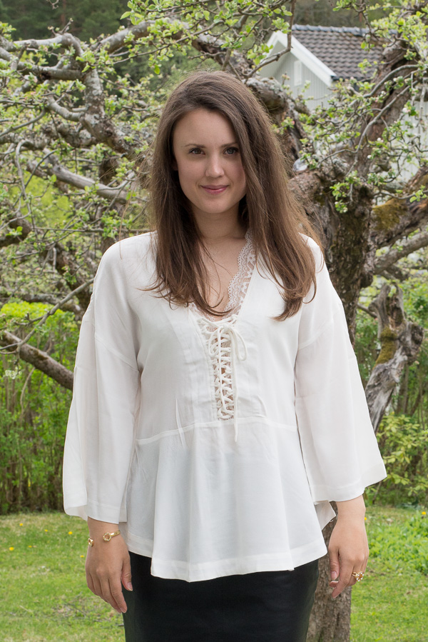 Frontrow - Amy Blouse Lace Off White - Essere Design Stockholm