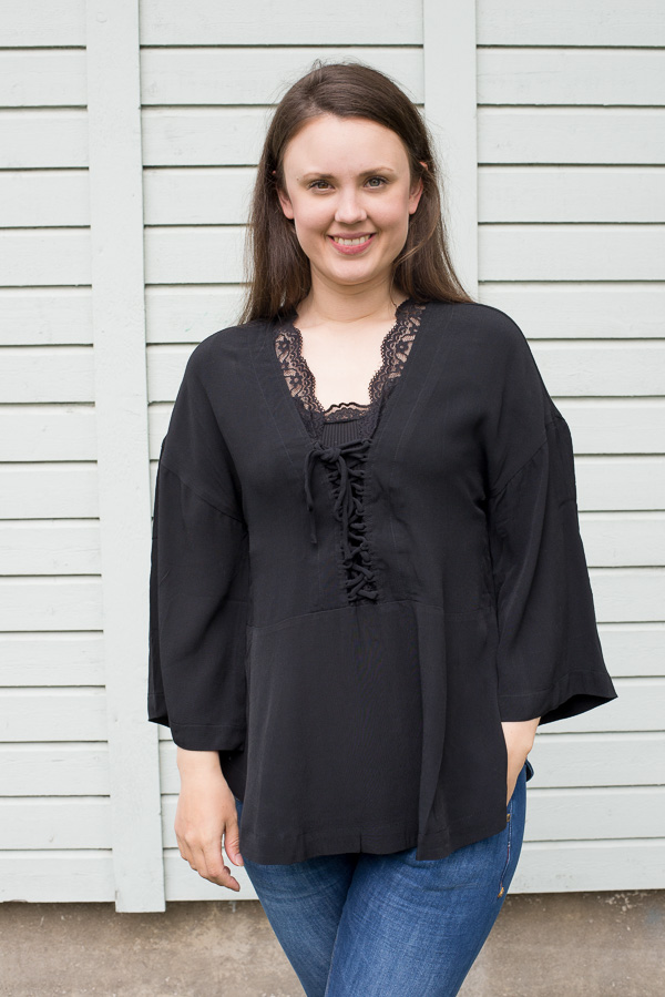 Frontrow - Amy Blouse Lace Black - Essere Design Stockholm