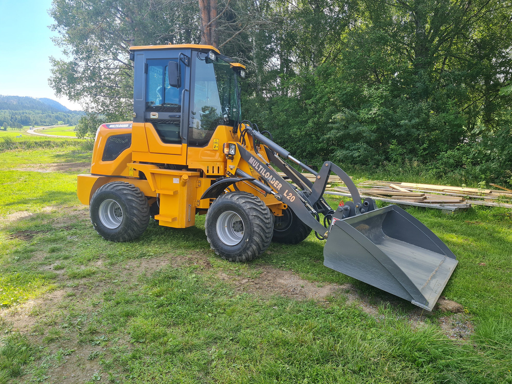 Multiloader L20 – Hjullastare och Lastmaskin 3400kg – 149.950:- (ex ...