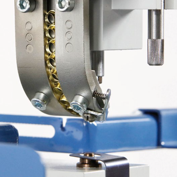 Hang PiccoStar 102-60 eyeletting machine - Serva Print Finishing