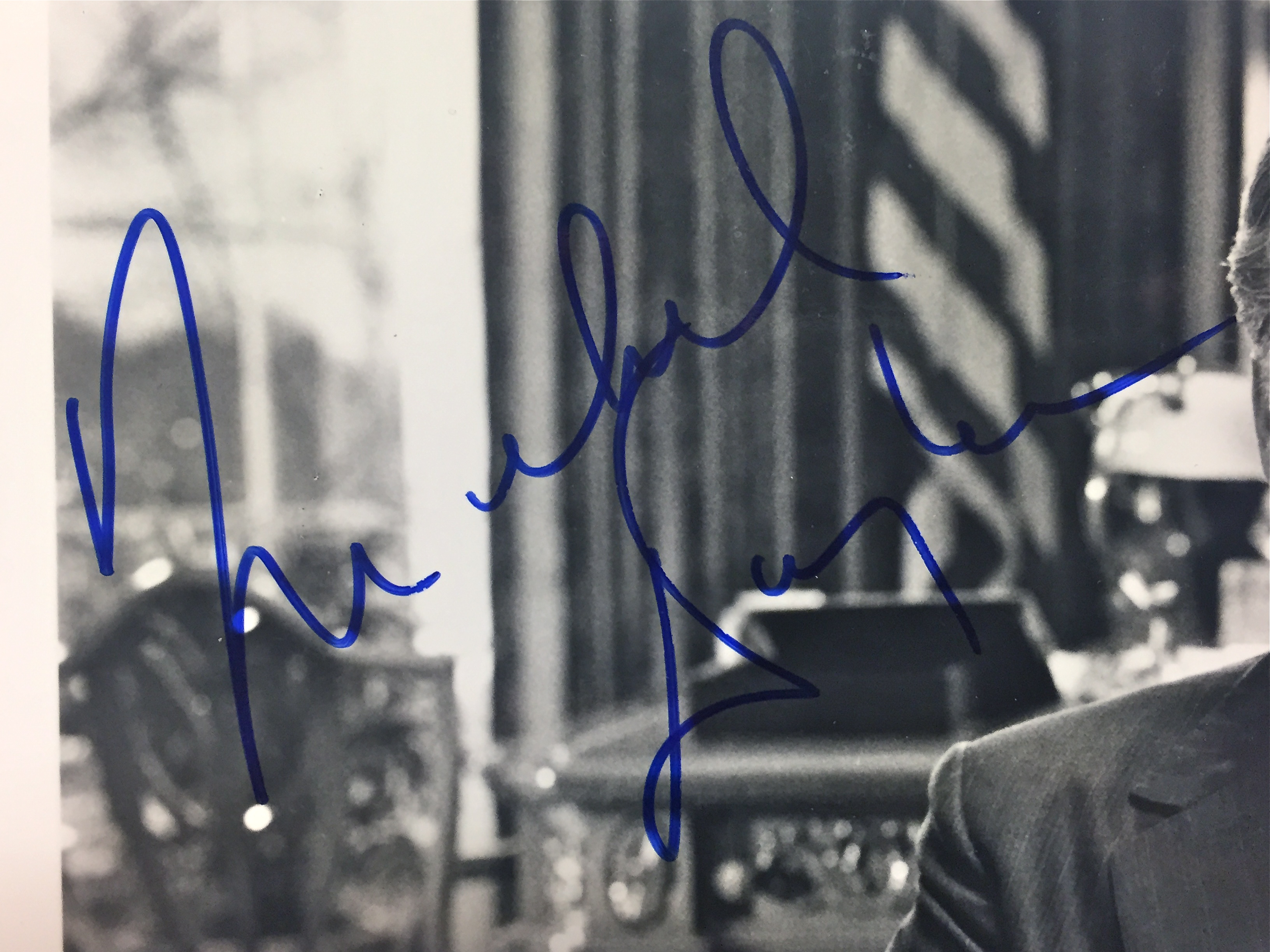 Nostalgipalatset - MICHAEL DOUGLAS - Real autograph on real photo!