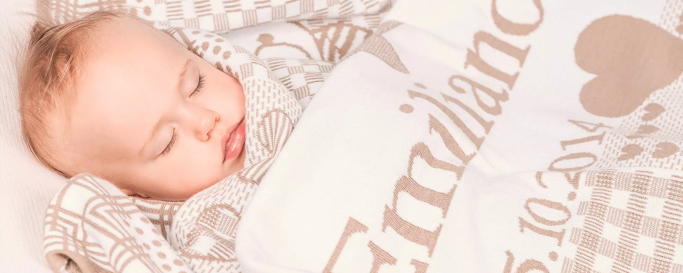 Personlig baby pledd og barnartikler med barnets navn. Dåpsgave ...