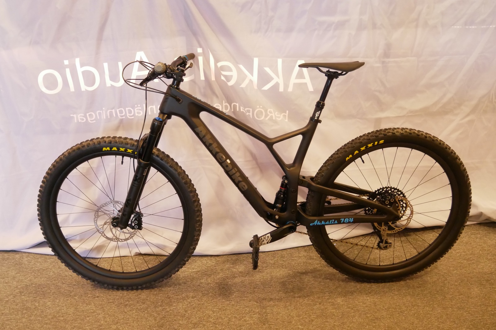 Akkebike - Áhkális 784 (såld) - Akkelis Audio