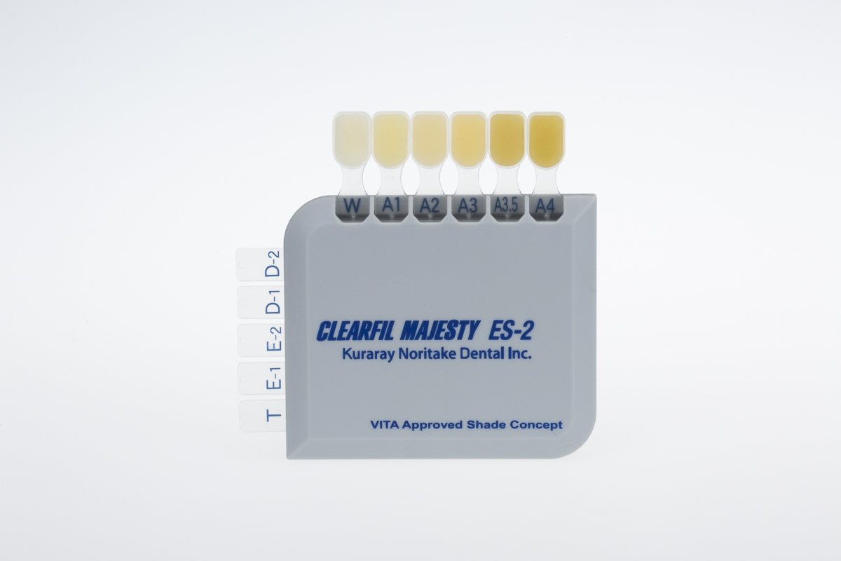 CLEARFIL MAJESTY ES-2 Shade Guide Compact