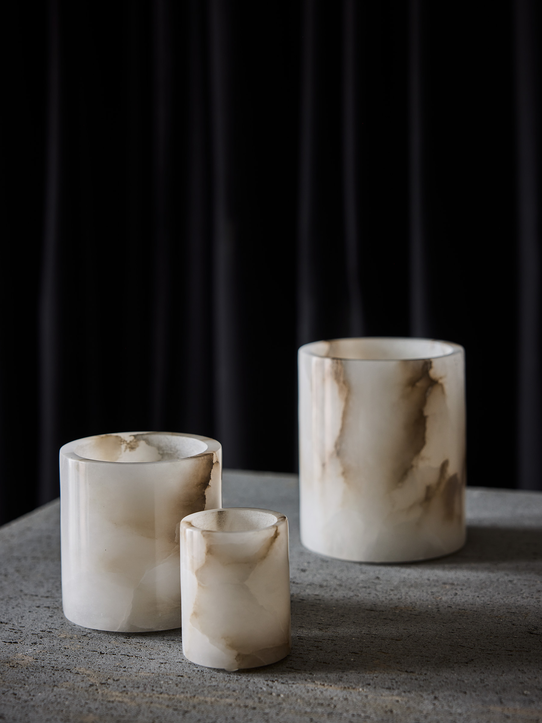 TELL ME MORE Ljuslykta i alabaster stor - Wahlins Hem AB