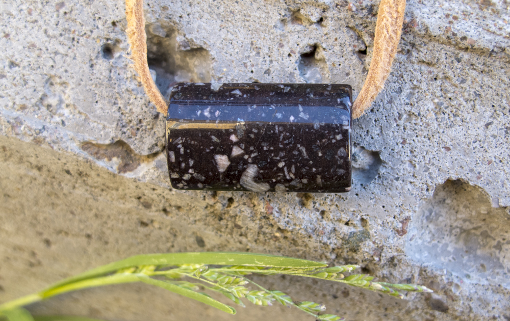 Porfyr oval cylinder ca. 25x15mm hänge, hål 3 mm - Geoart