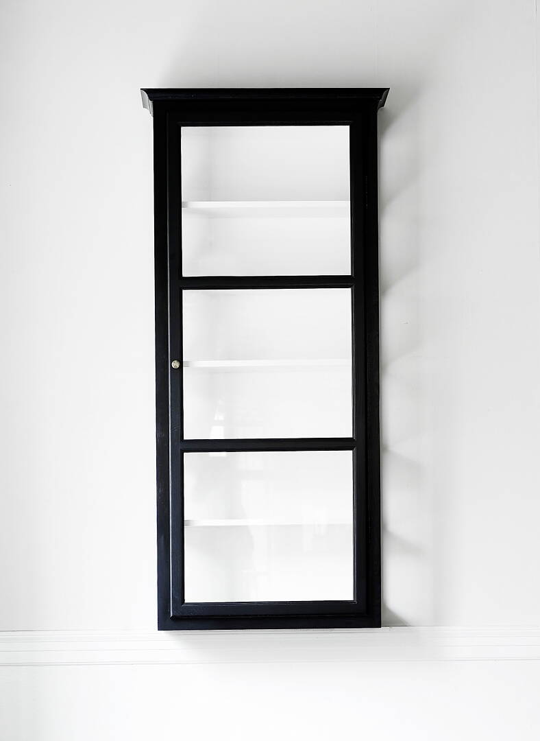 Vitrinskåp Modell V4, Lindebjerg Design - Solhem Inredning