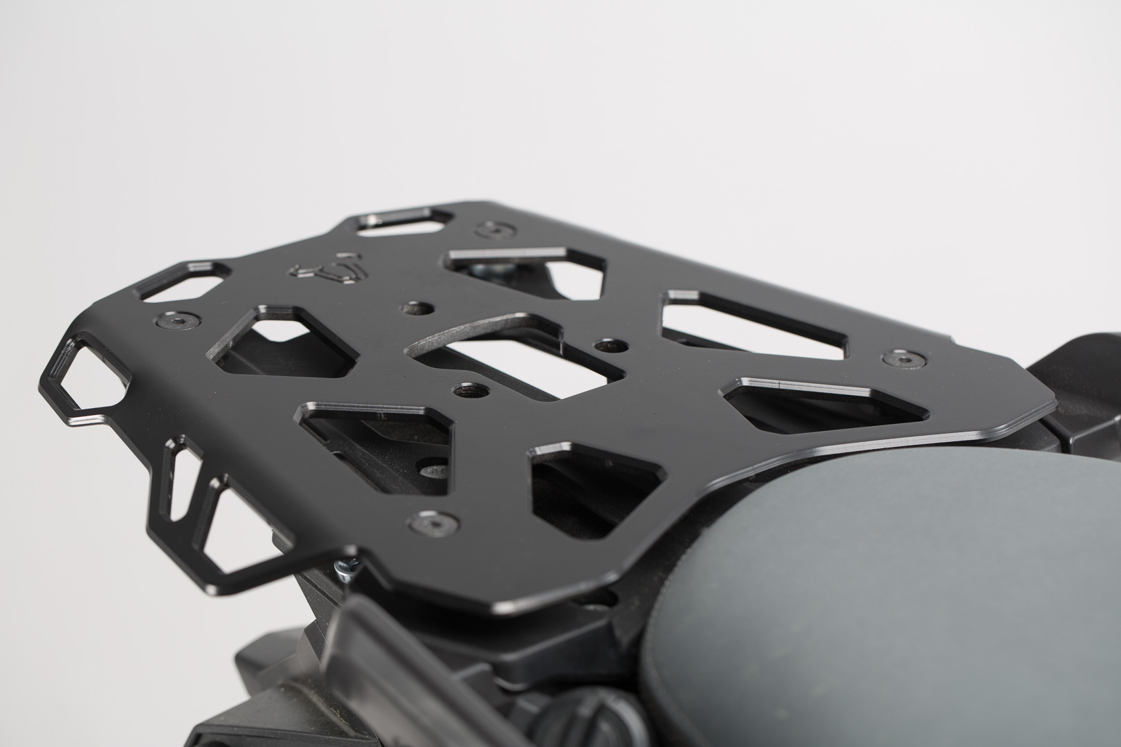 TRAX ADV topp box system - Adventuremc.se