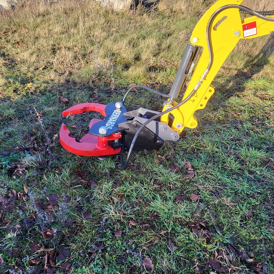 Trädklippare Bernards hydraulisk till minigrävare eller minilastare - RC Holm
