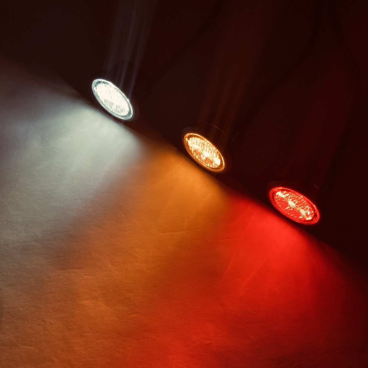 V-Sight Bullseye R65 LED Blixt/Positionsljus Puck - Extraljuskungen.se