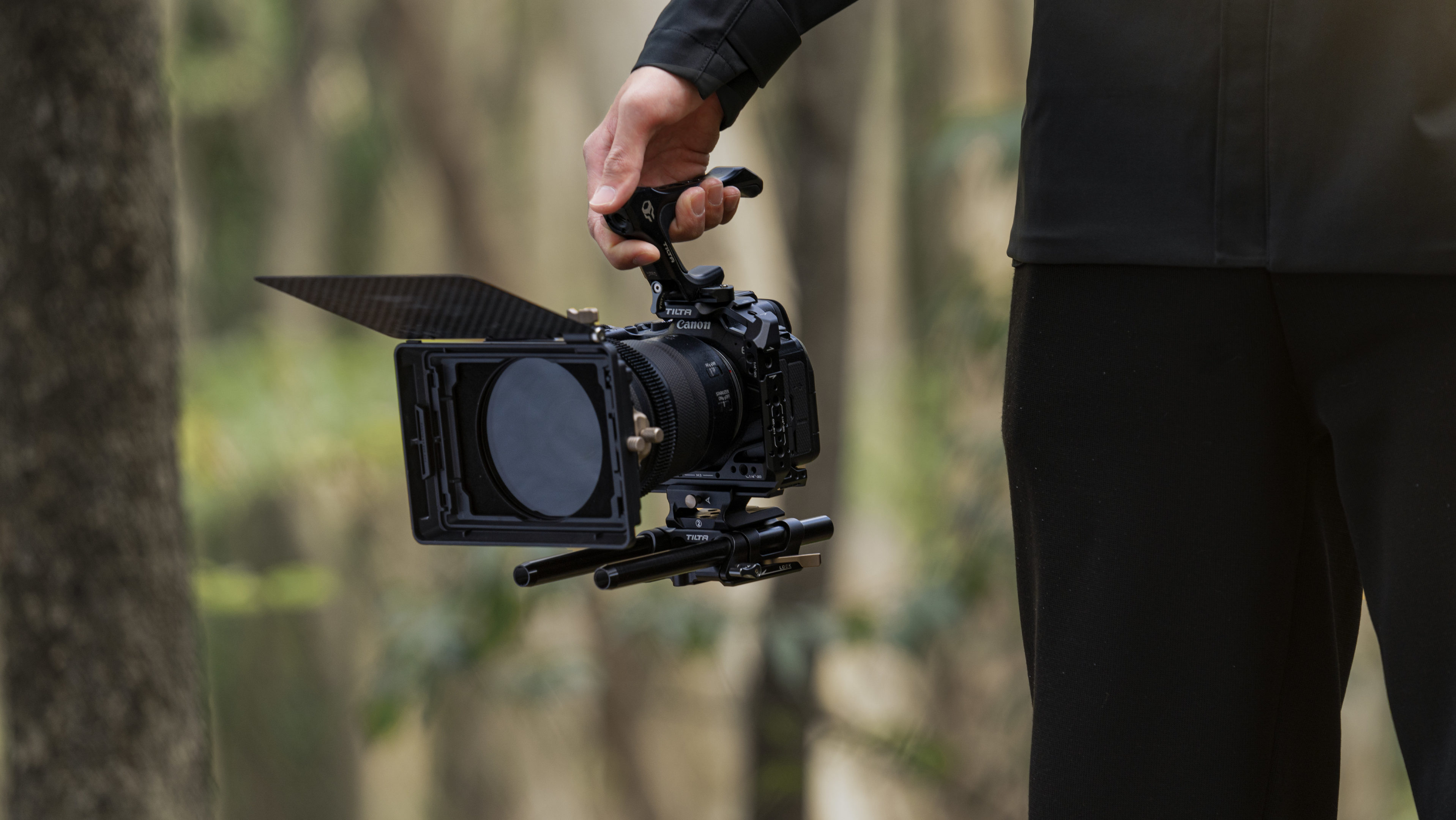 Tilta Half Camera Cage for Canon R6 Mark II - Titanium Gray - Voosestore