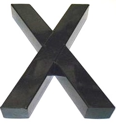 X bokstav blank svart plåt. - www.gardsromantik.se