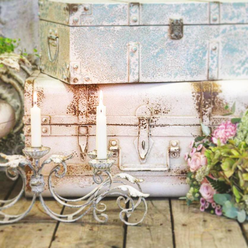 Koffert resväska antik vit shabby chic lantlig stil - www.gardsromantik.se