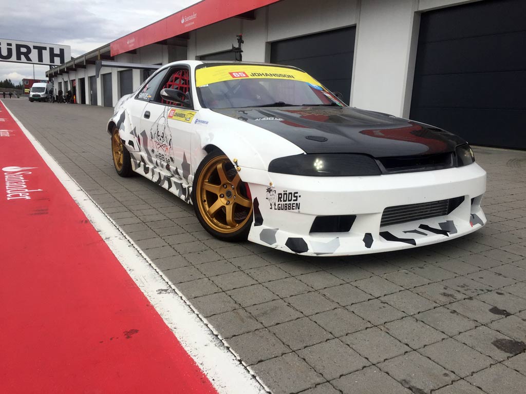an88.se - Nissan Skyline R33 - Rocket Bunny look