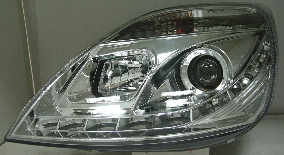 FORD FIESTA 02-09 R8 STYLE LED HEADLIGHTS CHROME V2 - bluepower.se