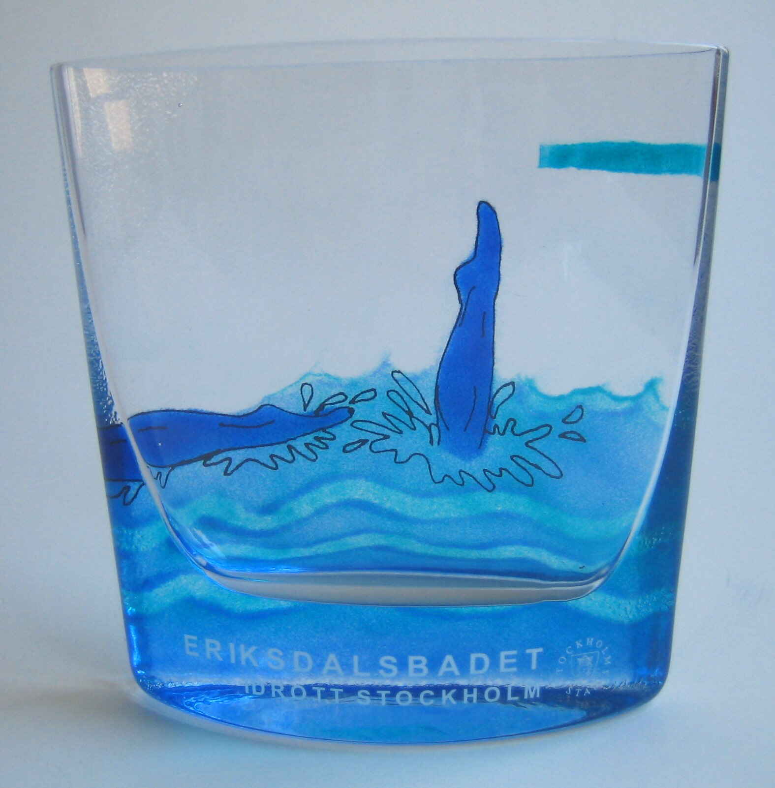 3.Melting of the logo in color - Sweden Crystal Design