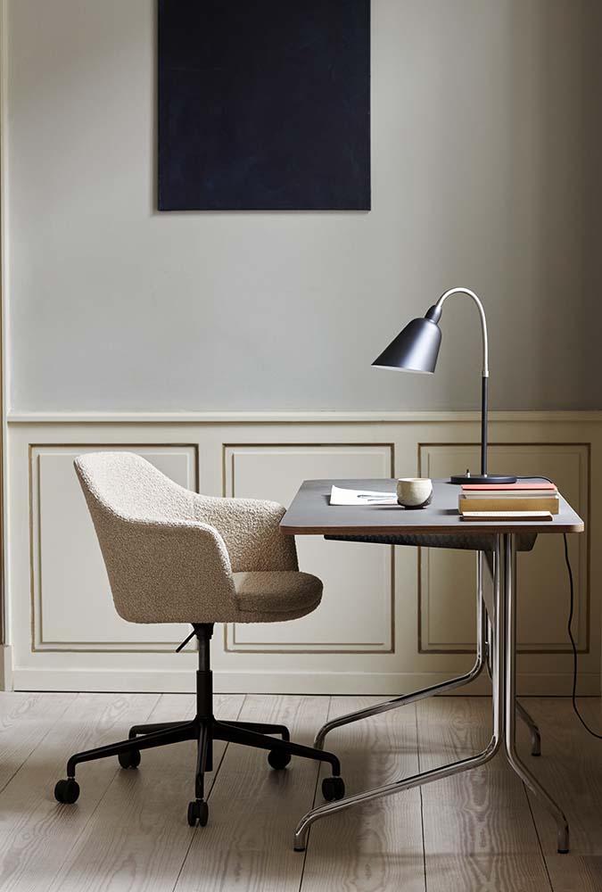 Rely HW55 Stol Helklädd | &Tradition | Vision of Home.se | Fri Frakt