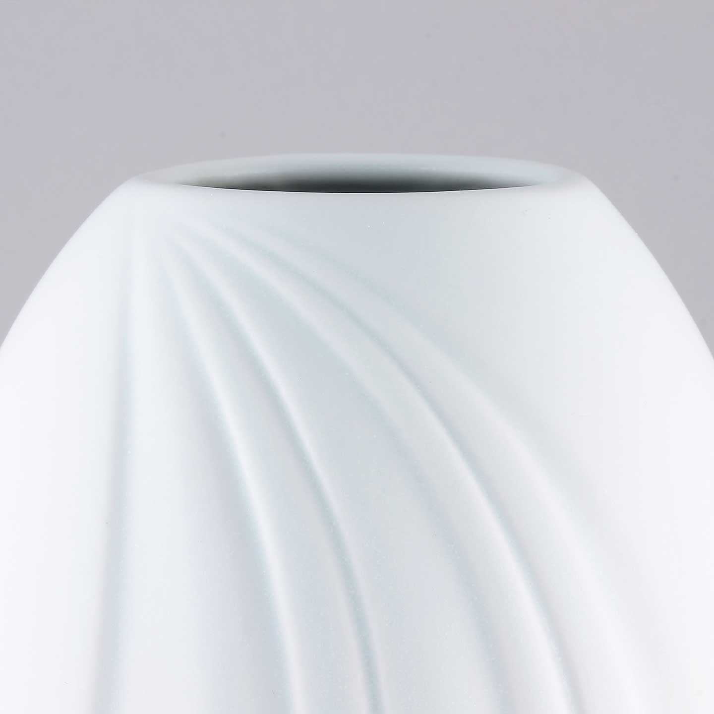 Helén Tapper (1980s) White Swelling Vase 24 cm