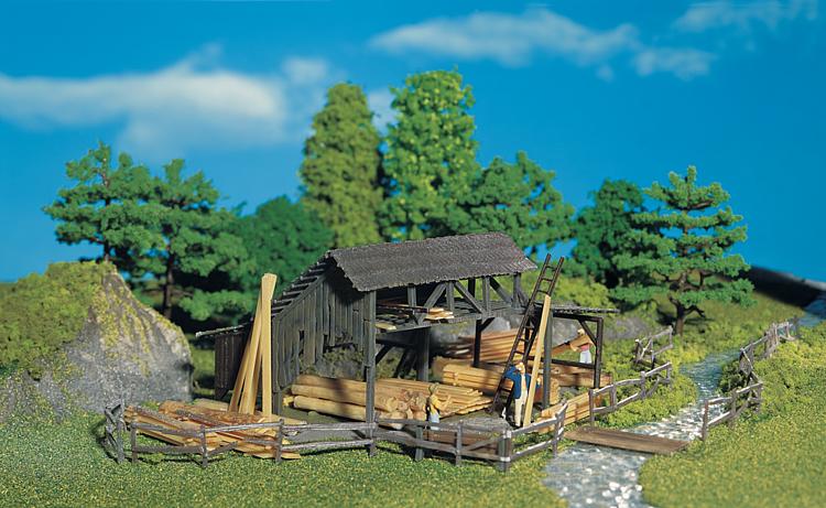 Lada med sågade trävaror - Habo Hobby