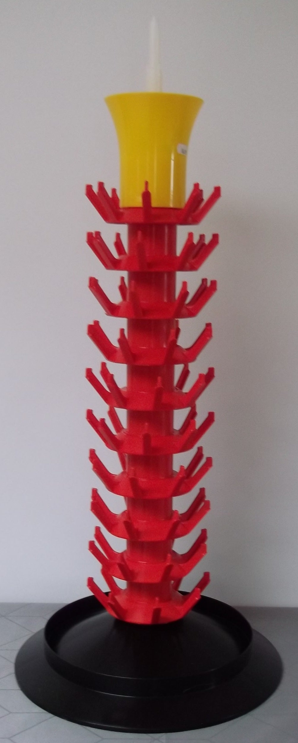 Panimon pullotelineeseen mahtuu 80 pulloa pienellä vinator ...