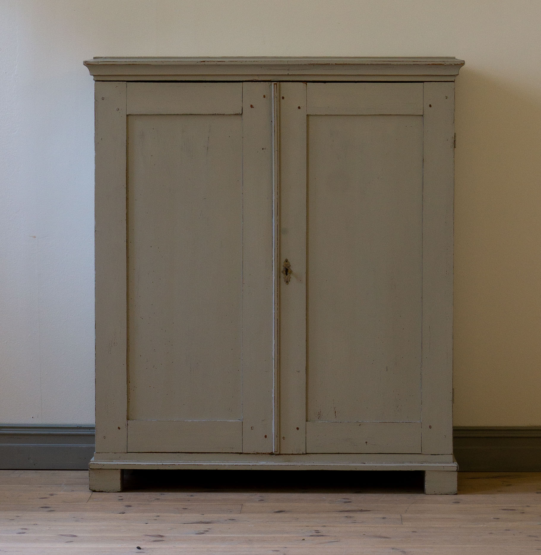 Butik Lanthandeln - Vacker skänk