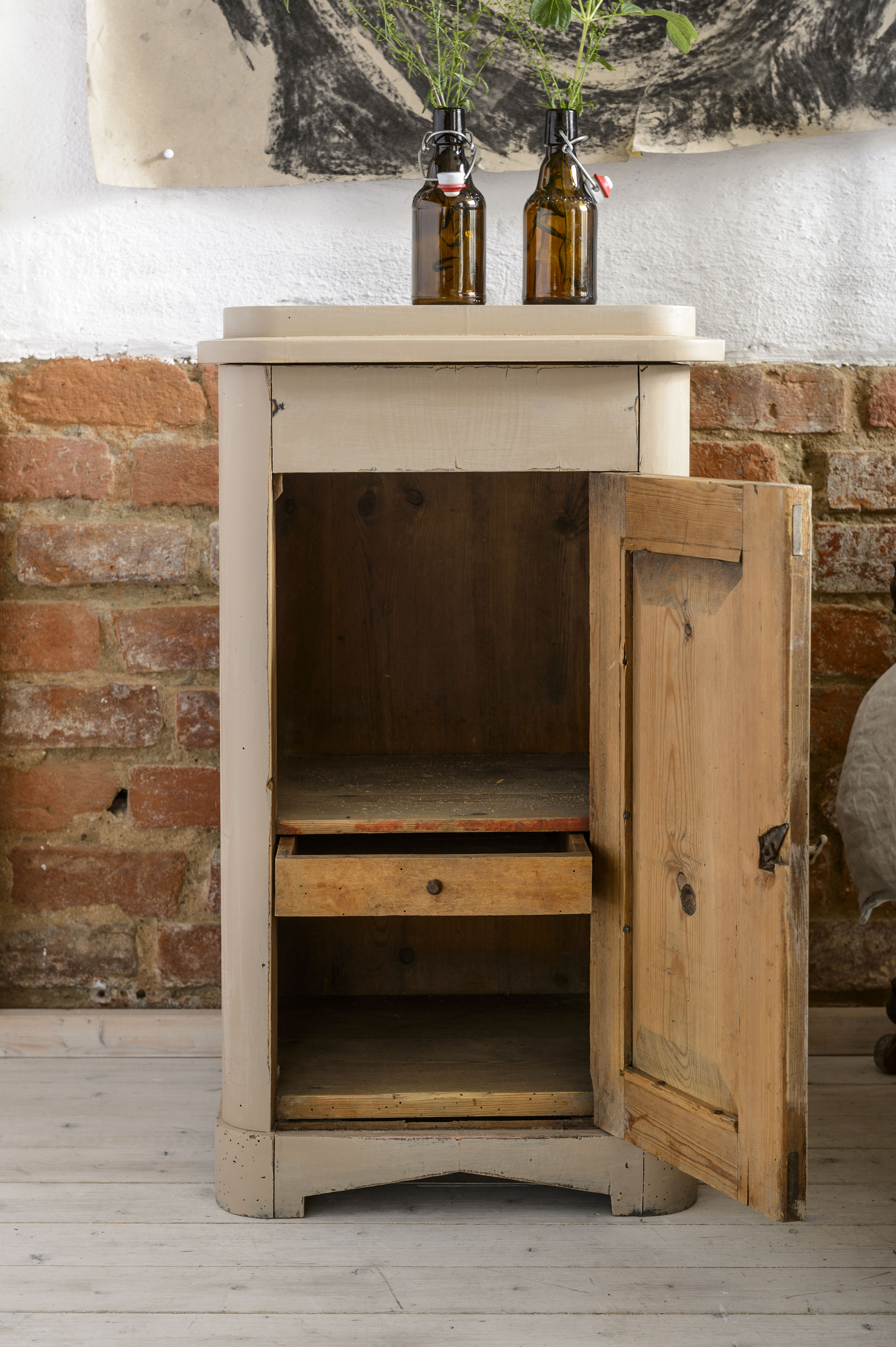 Butik Lanthandeln - Sängskåp/liten kommod i brun/rosa SÅLT