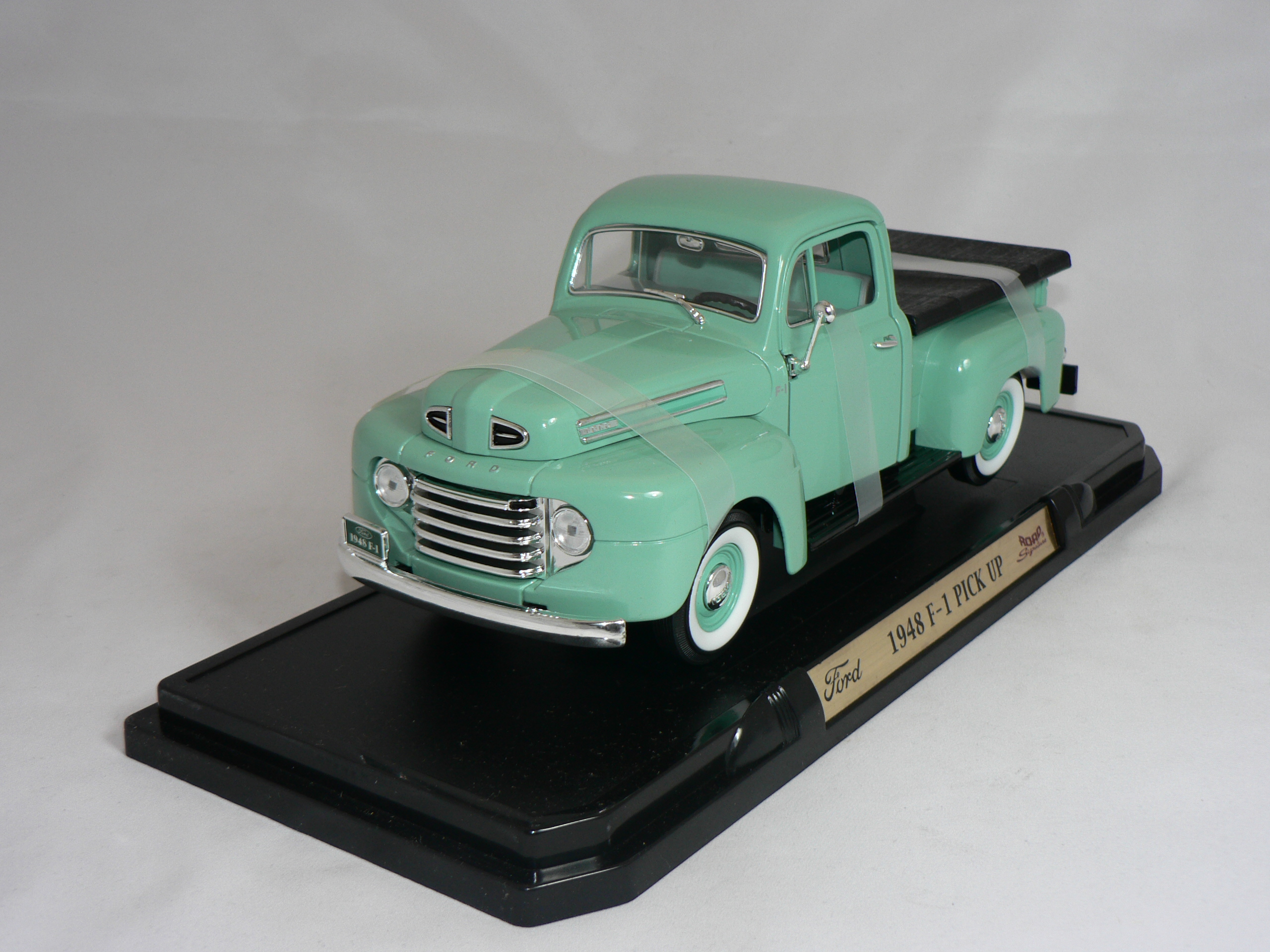 GL Modellbilar AB - Ford F-1 Pick Up -1948