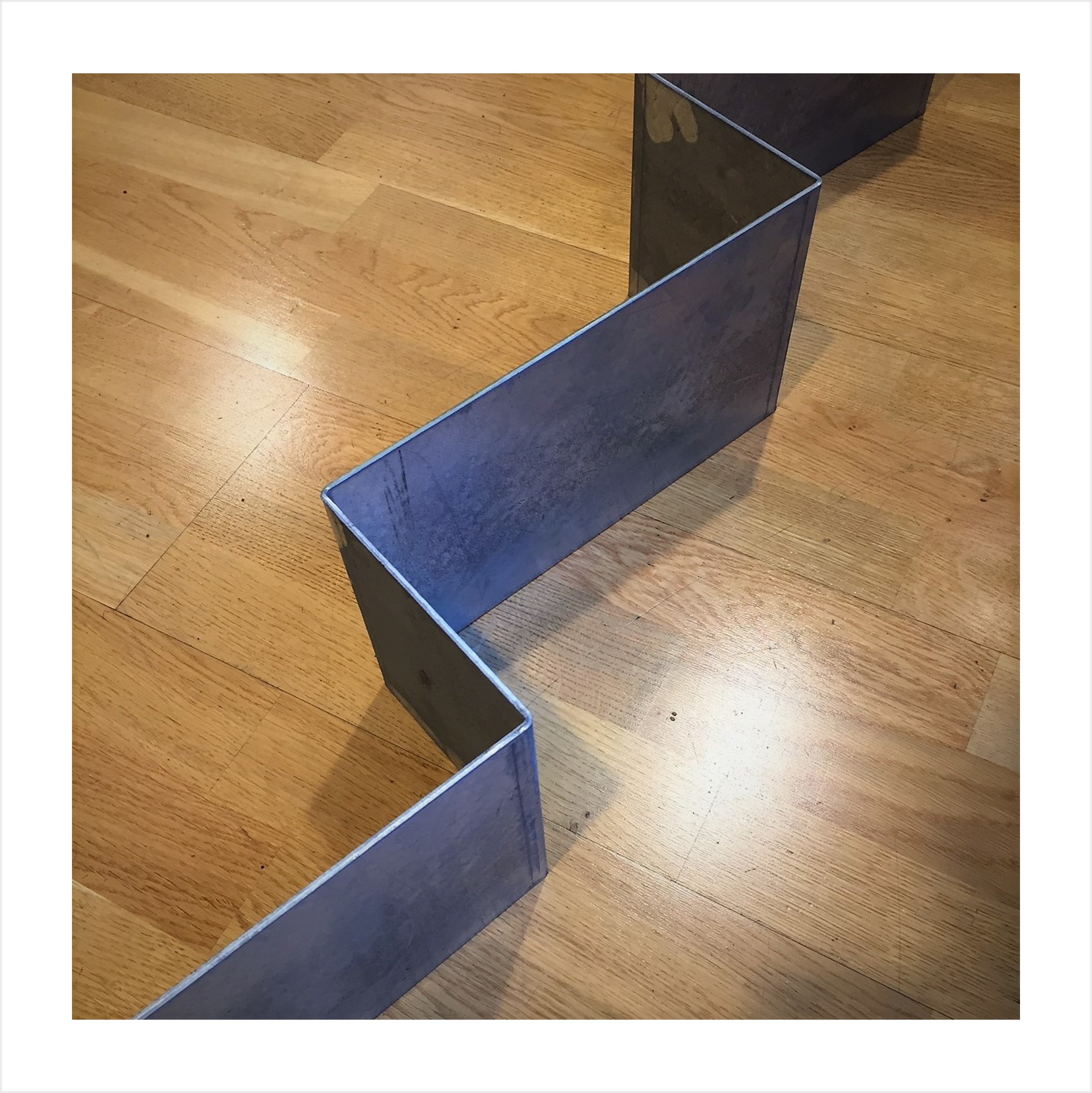 Bockade kantstöd från Stålmiljö