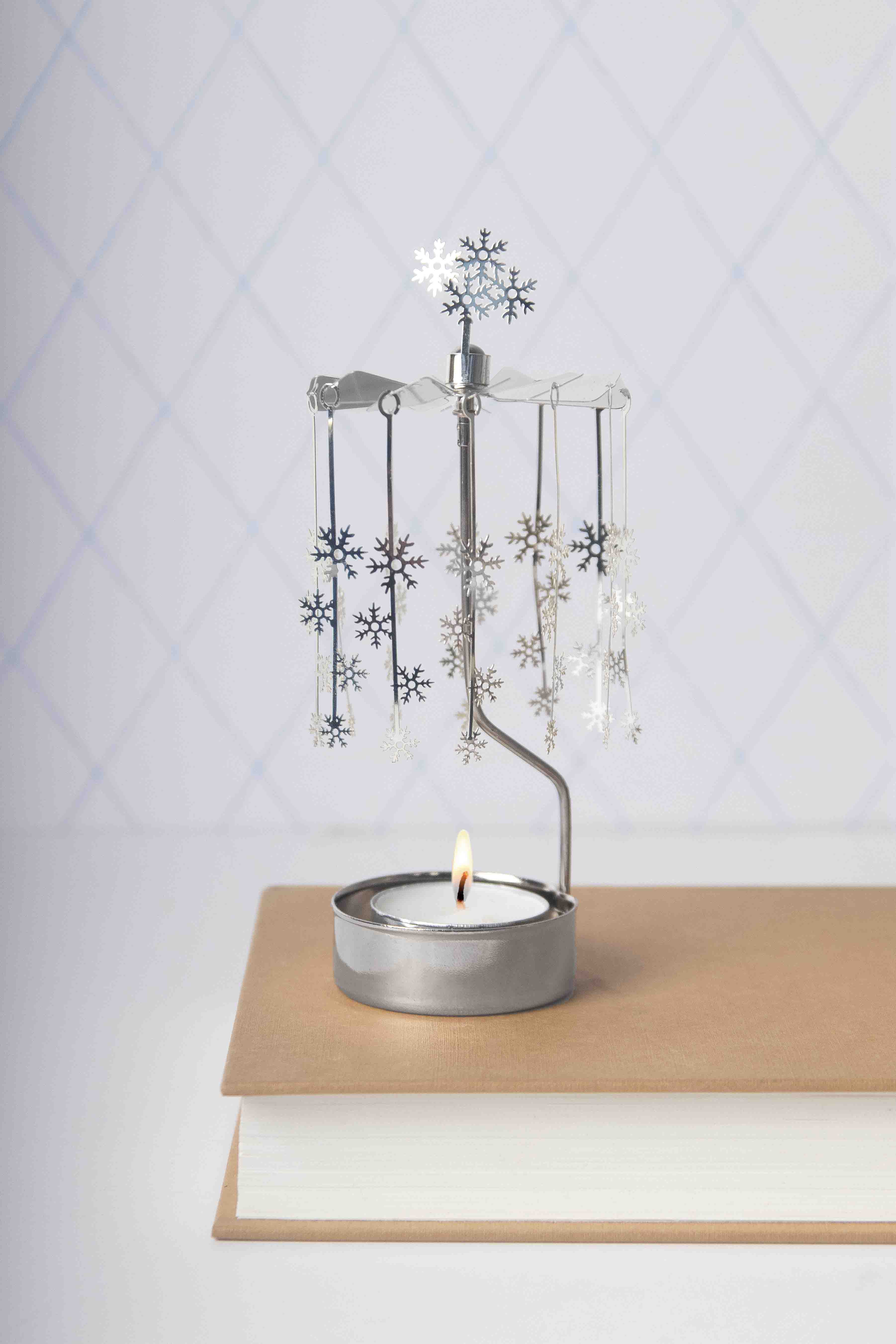 TEALIGHT SPINNER SMALL SNOWFLAKES - Pluto Design Private customer