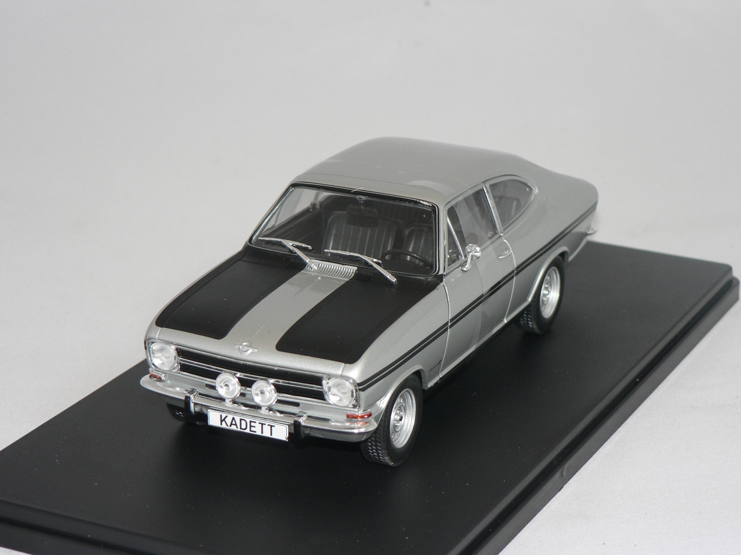 GL Modellbilar AB - Opel Rally Kadett 1969 1:24 Whitebox