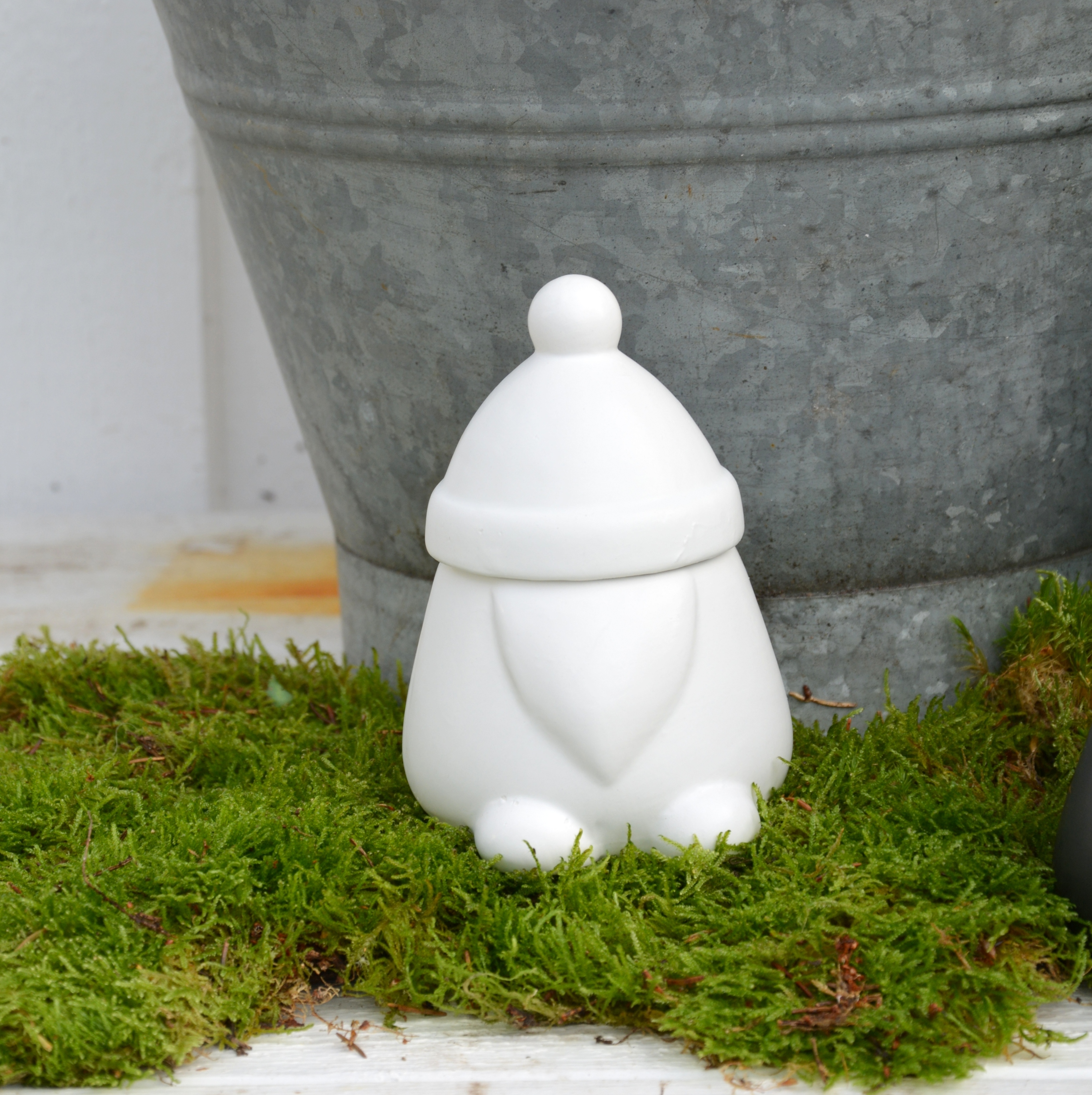 Tomte / skål vit liten 12 cm - Blomsterdesign i Landskrona