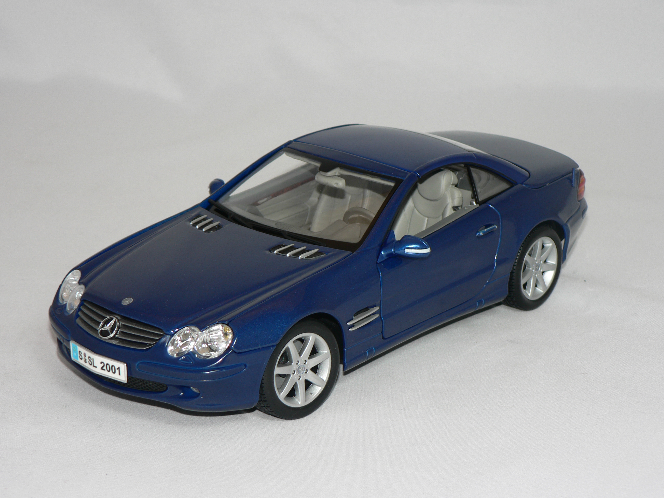 GL Modellbilar AB - Mercedes Benz SL-Class 1:18 Maisto