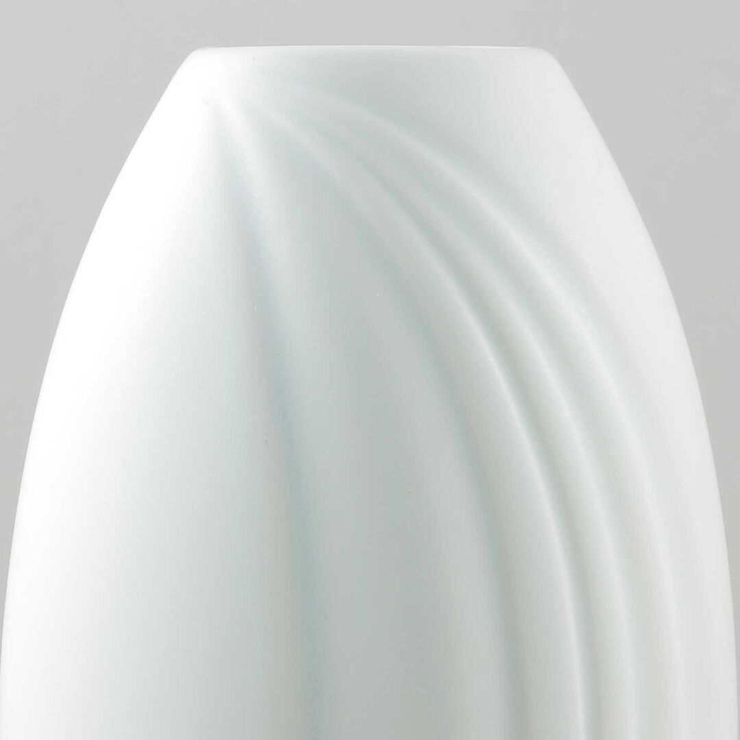 Helén Tapper (1980s) White Streamlined Vase 25 cm