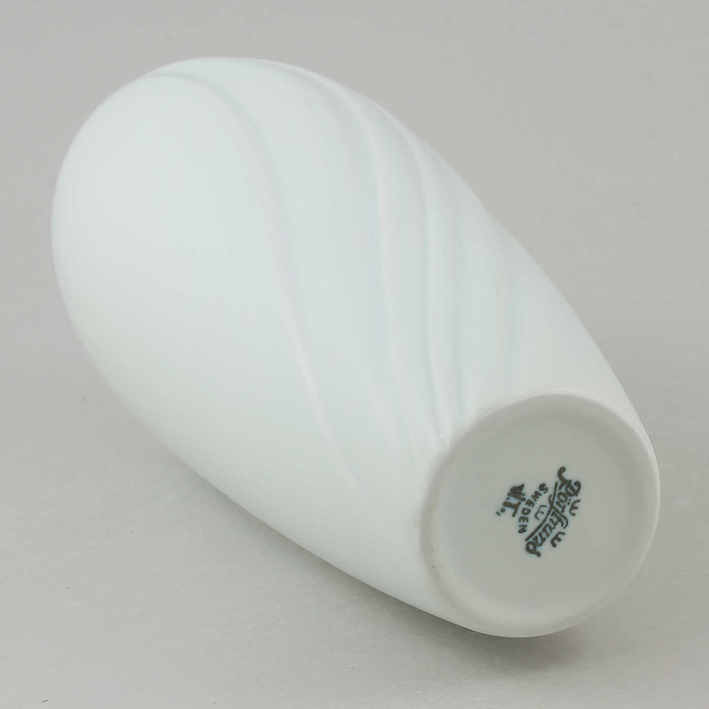 Helén Tapper (1980s) White Streamlined Vase 25 cm