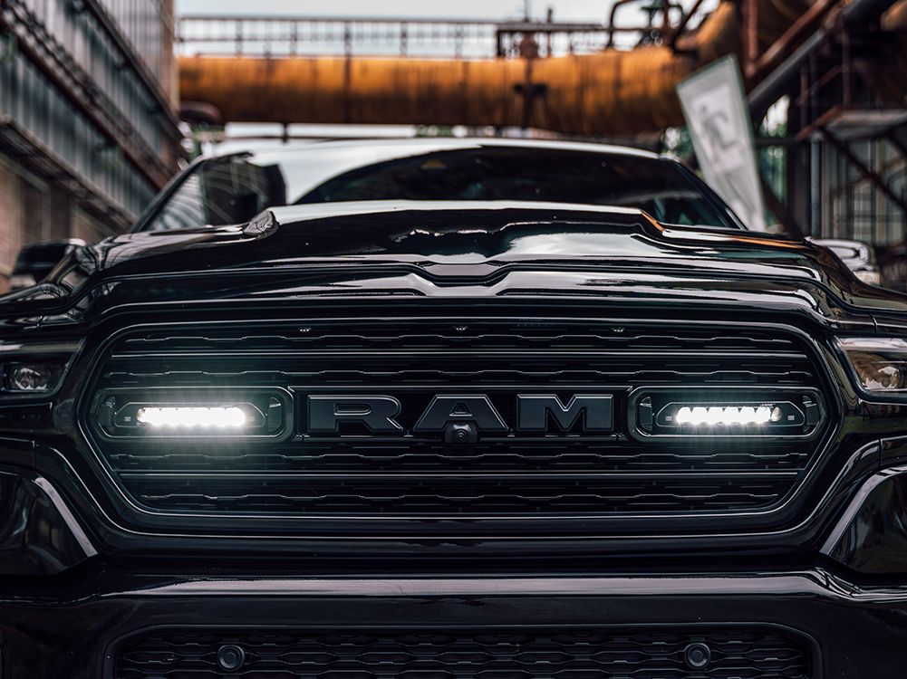 Dodge RAM 1500 2019-2023 Grille Kit | Linear 6 Elite - Ekstralyskongen.no
