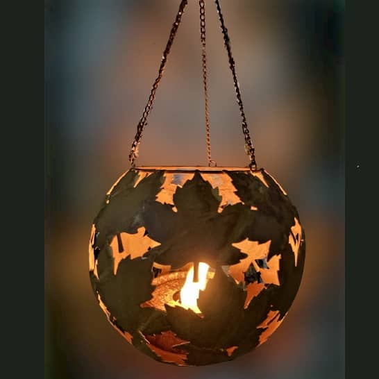 Hängande Klot i Rost att Köpa. Maschallhållare / Ampel.