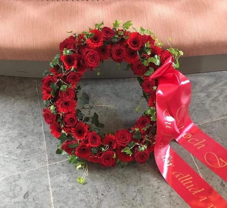 Rundbunden krans nr 1006 - Ljuvablommor.se’s butik