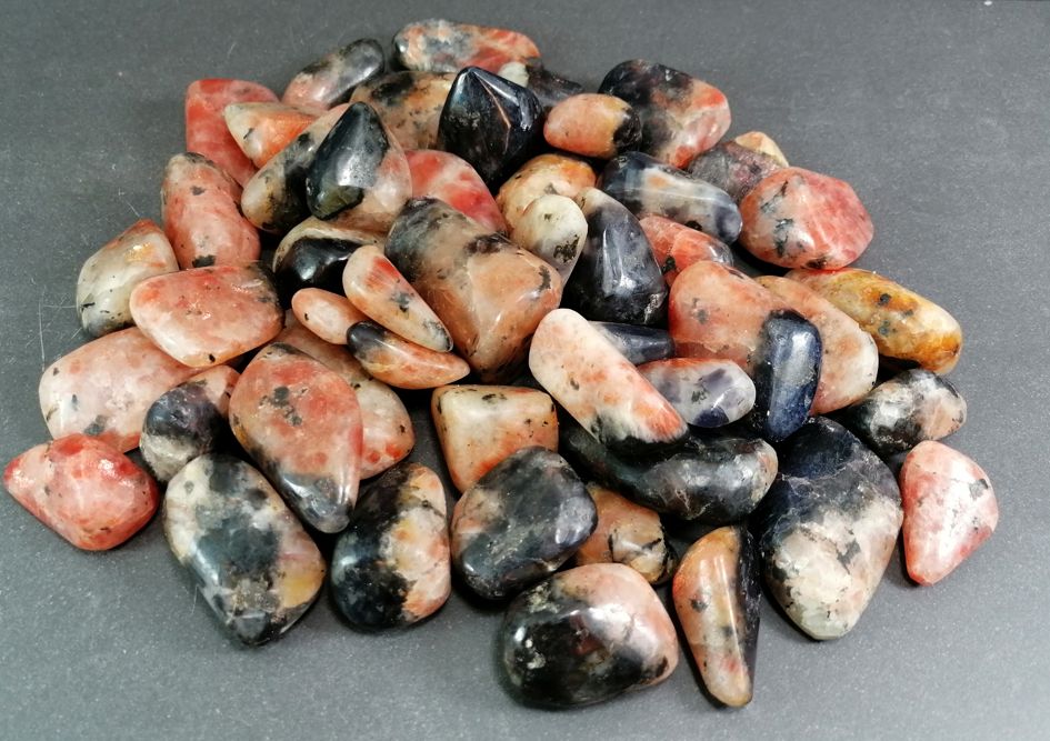 Stengarden.com - Solsten med Iolit - Trumlad