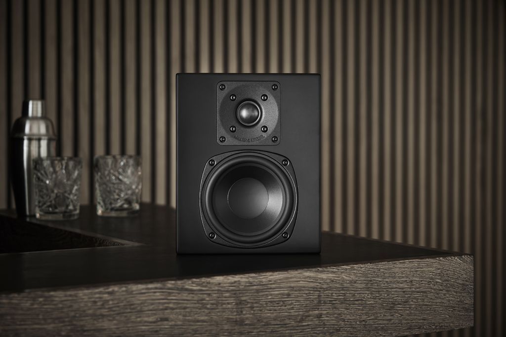 M&K Sound D95 - AVD - Audio Video Design