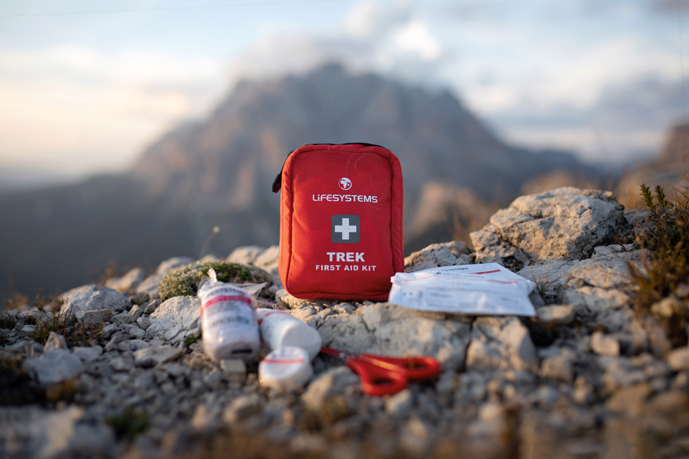 Litet första hjälpen-kit - LIFESYSTEMS Trek First Aid Kit - PICKPACK
