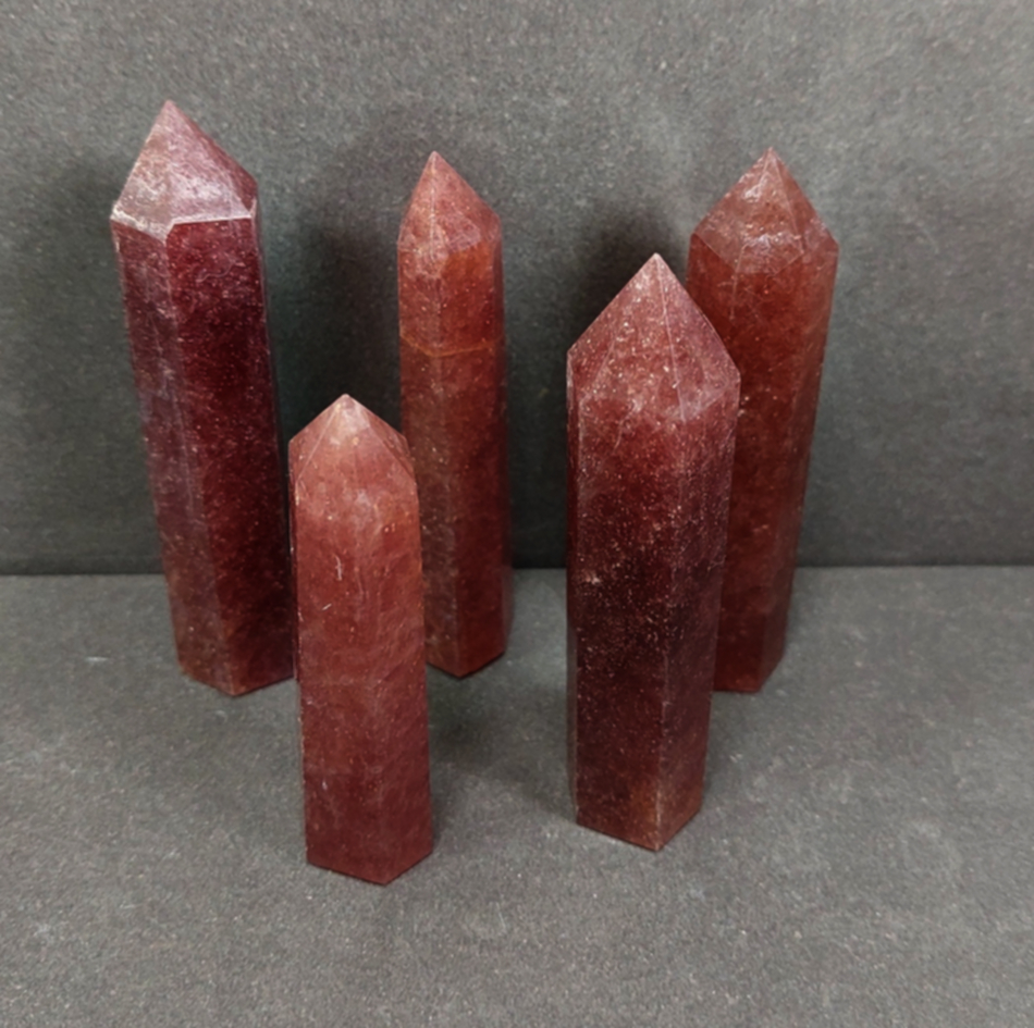 Stengarden.com - Jordgubbskvarts Stav / Torn - AA+ kvalitet