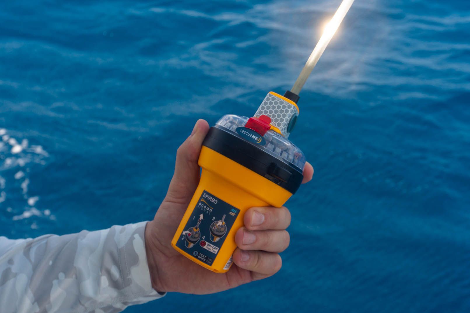 Ocean Signal RescueME EPIRB3 Nödsändare via satellit, GPS, AIS, RLS ...