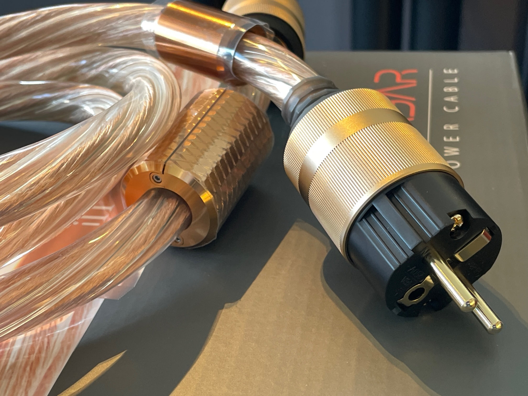 iFi Audio Quasar - Strömkabel - Akkelis Audio