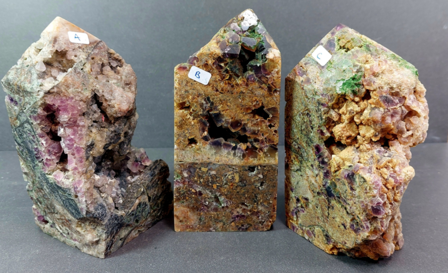 Stengarden.com - Regnbågsfluorit + druzy sphalerit generator torn