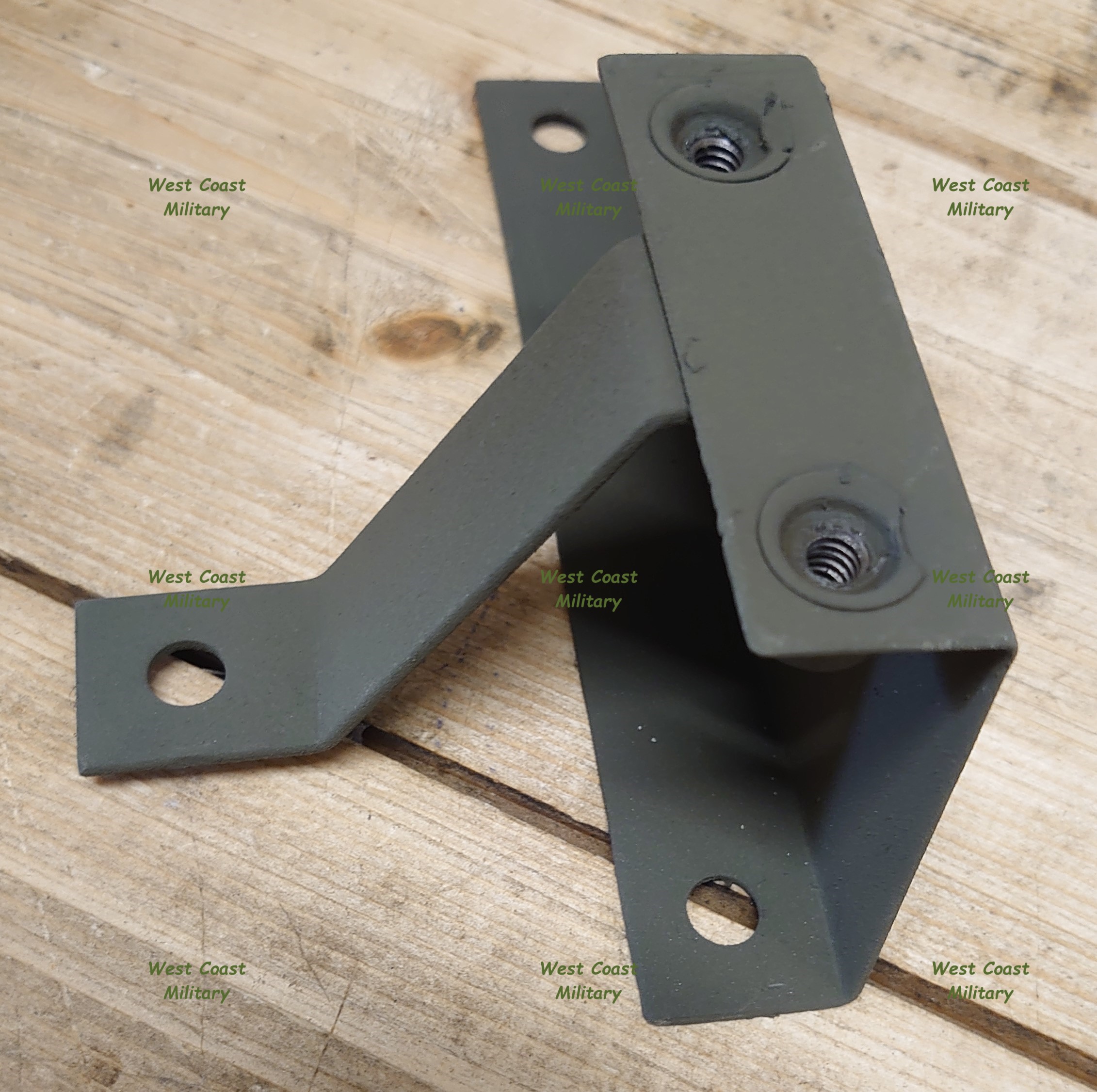 Air cleaner bracket right - West coast military