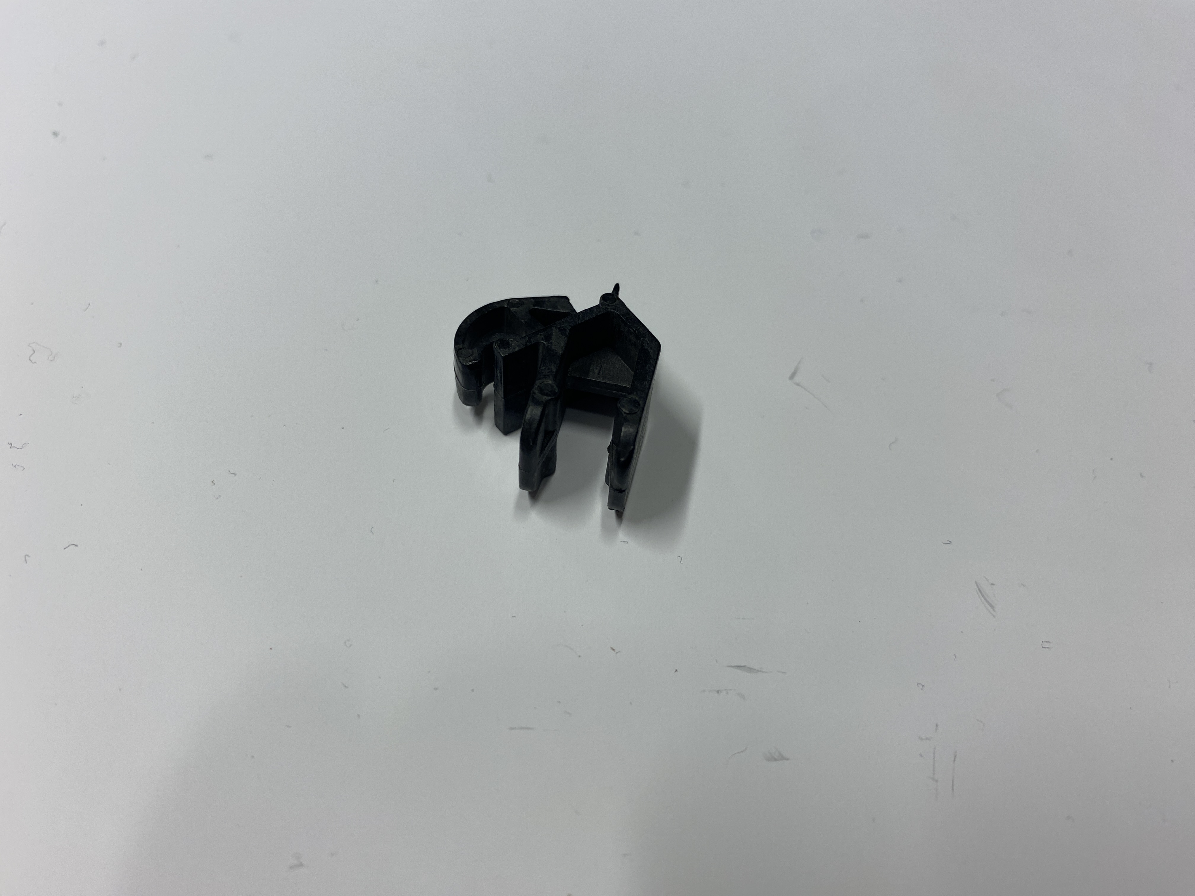 Bonnet fixing bar clip - P5/P6/P7/Capri/Cortina/Escort/Fiesta/Granada ...