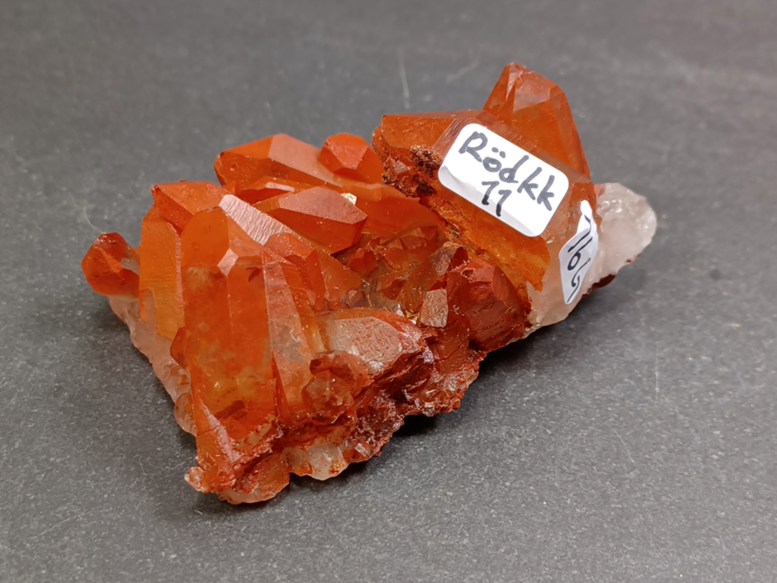 Stengarden.com - Rödkvarts Kluster - RÖDKKX11